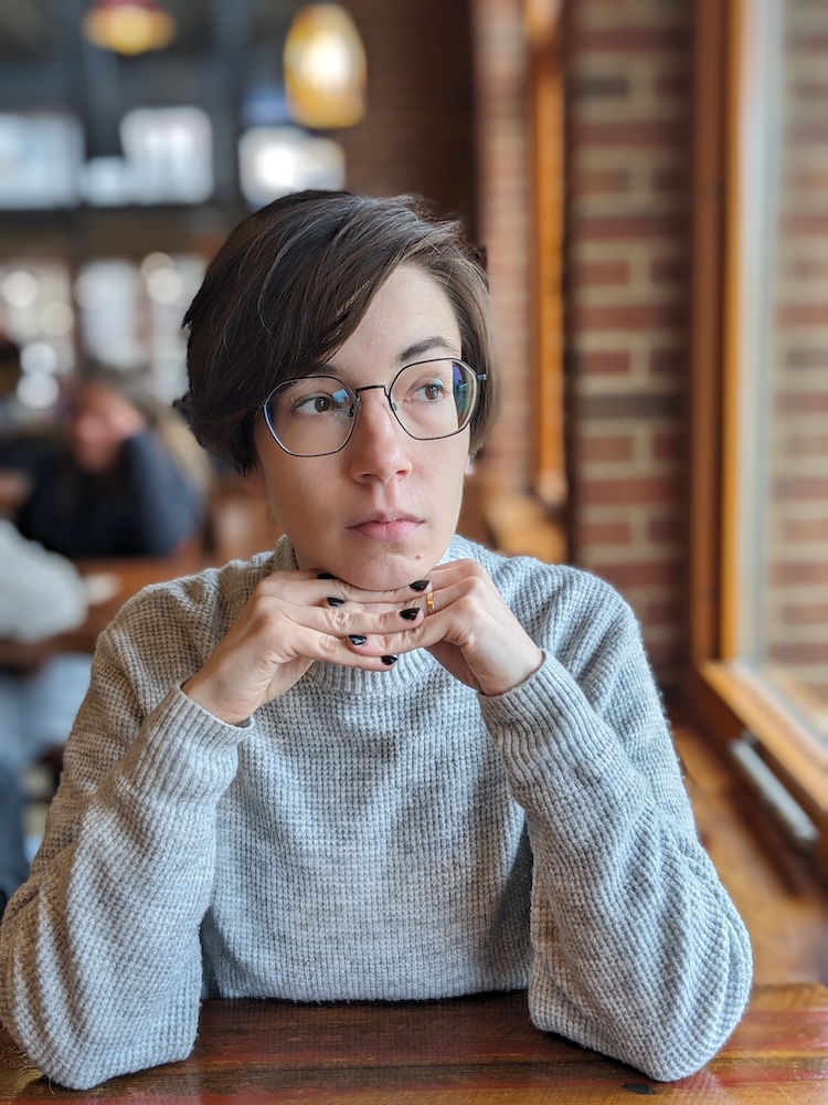 Author Interview * Ash Howell – Myna Chang